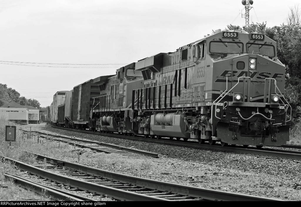 BNSF 6553 New Gevo leading a Patched Sp unit!